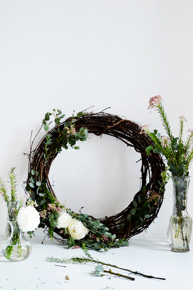 Simple DIY Wreath - Planning Pretty